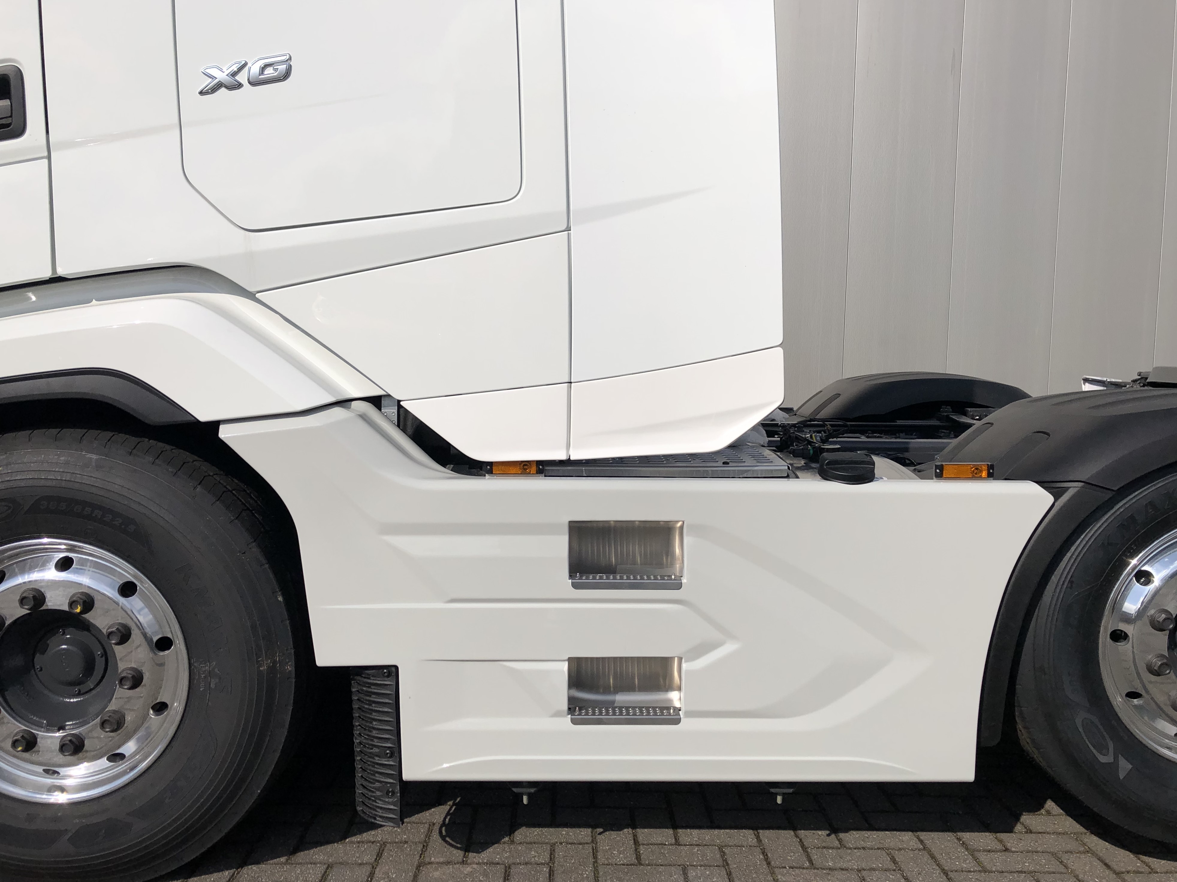 Cab- and sidestreamer extenders